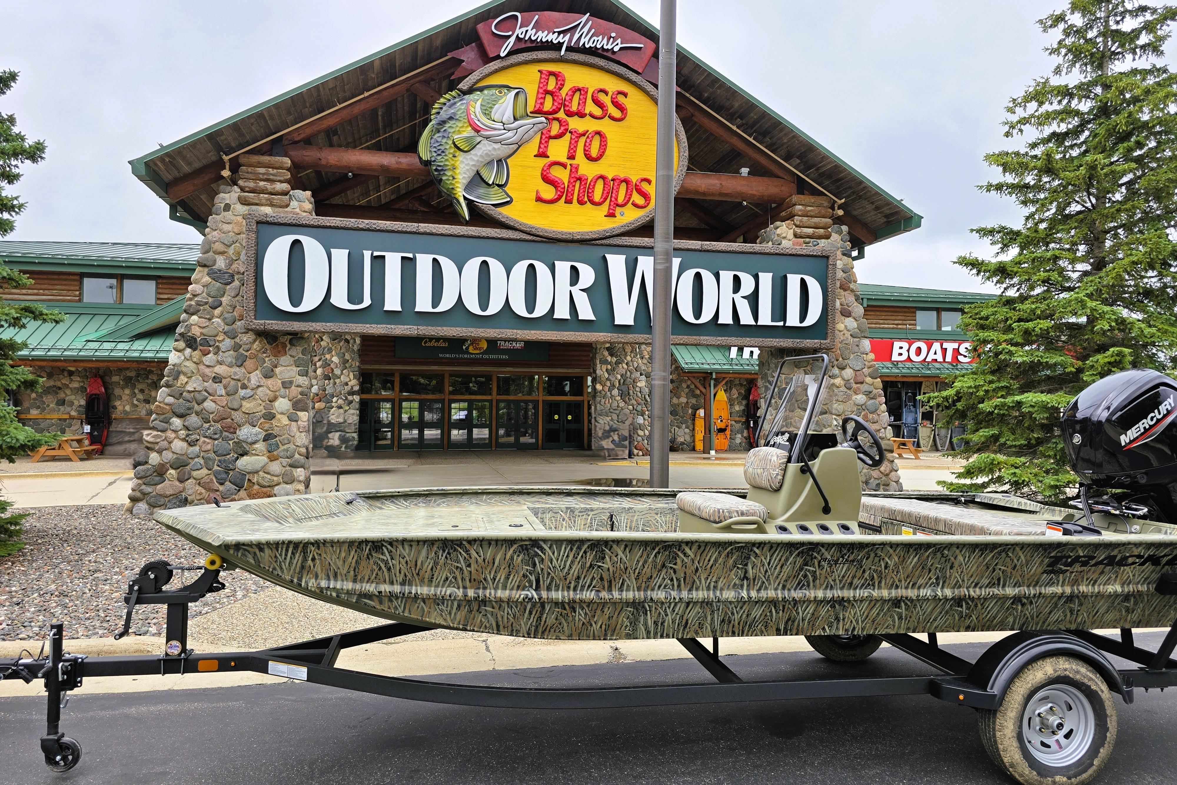 2026 TRACKER GRIZZLY 1860 CC | Bass Pro Shops